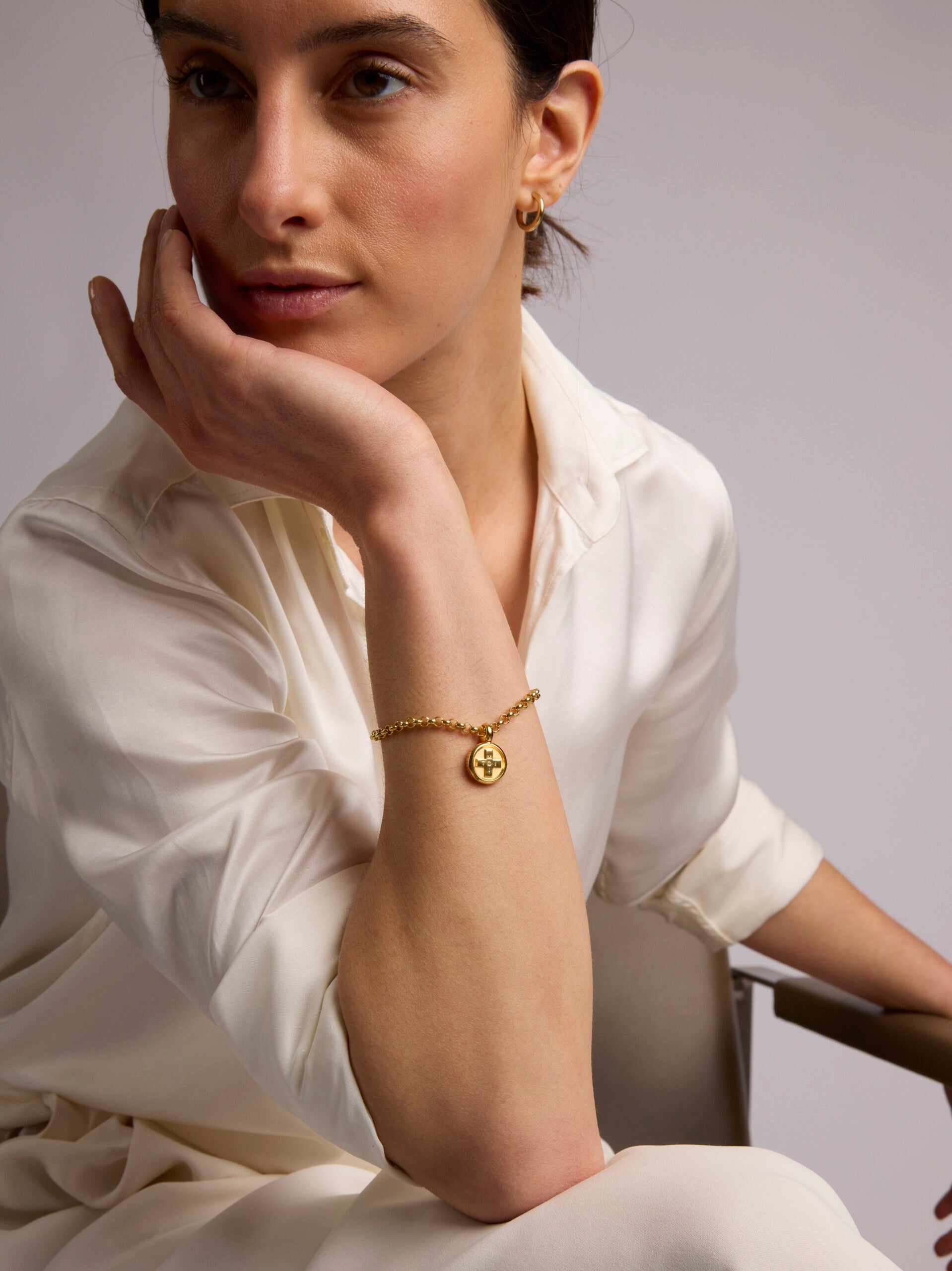 Tilly Sveaas Small Gold Moi + Toi Disc on Belcher Bracelet– Willow ...